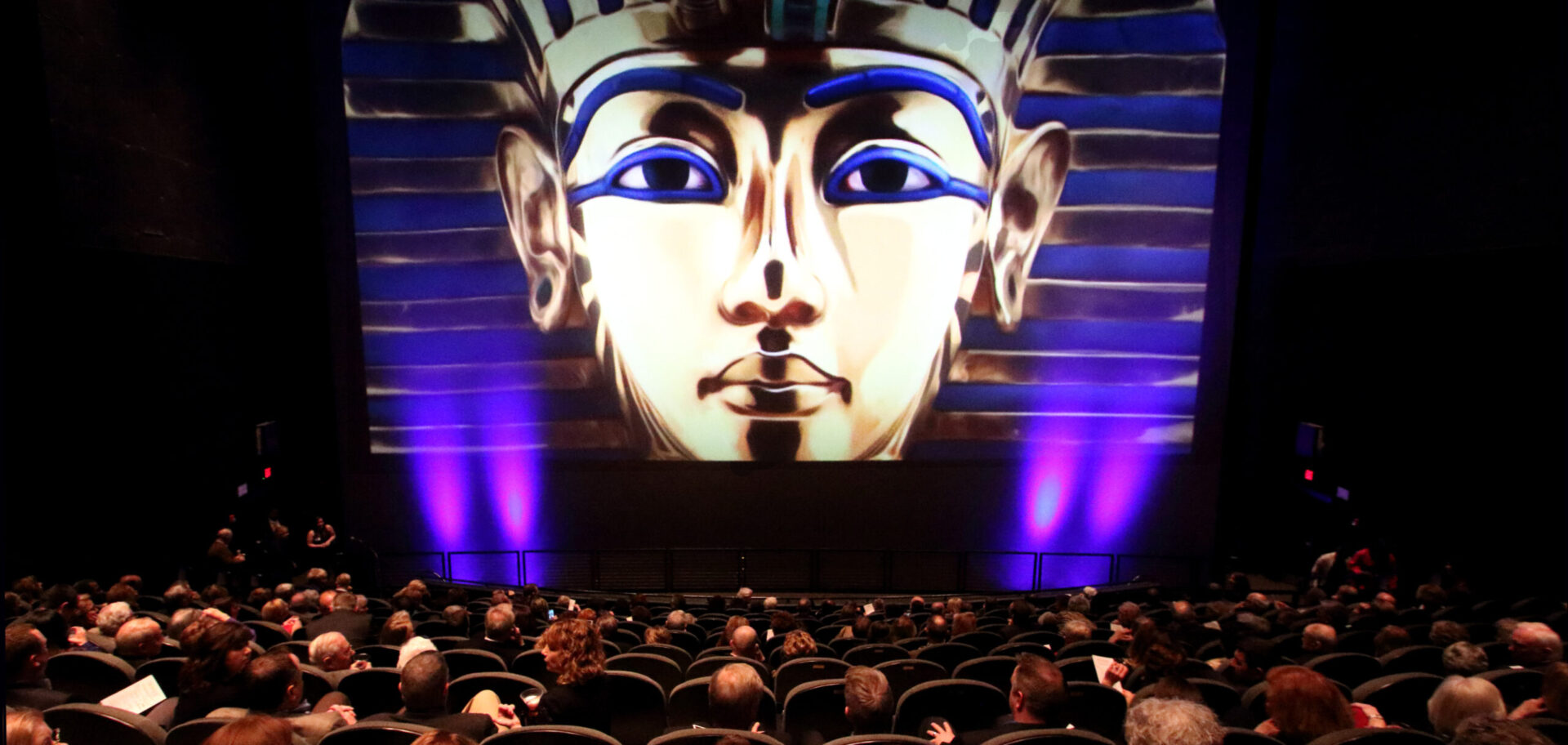 GIANT Screen Theater - Putnam Museum